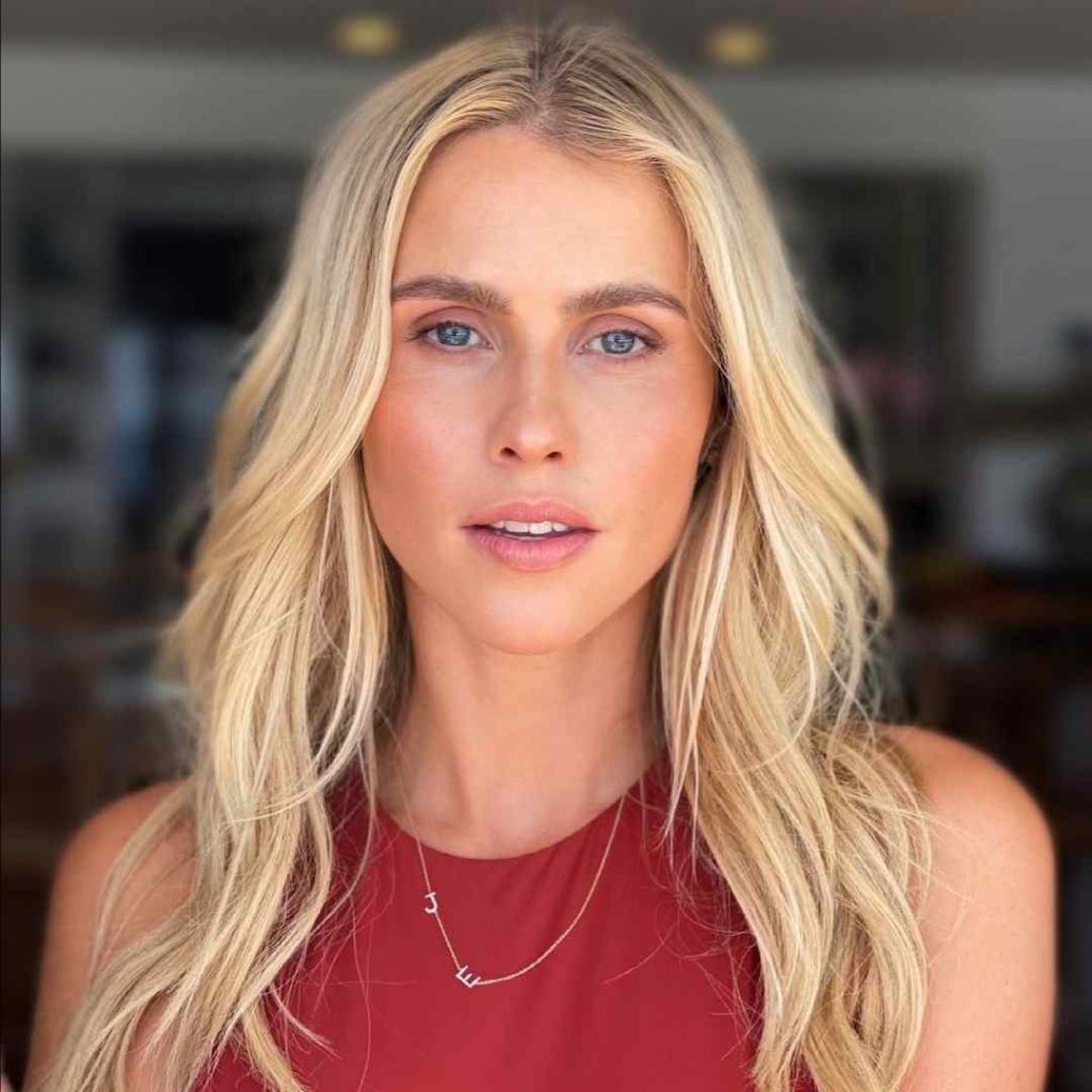 Claire Holt Vermögen 2025